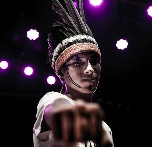 Rapper indígena de 16 anos usa poesia como arma de resistência